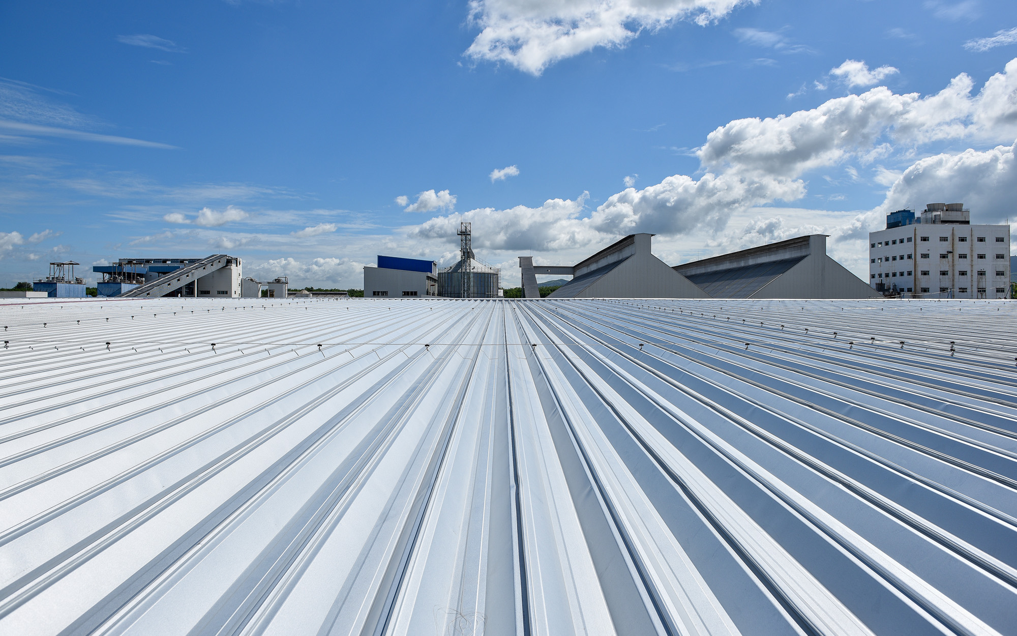 Benefits of Metal Roofs | Parsons Commercial Roofing